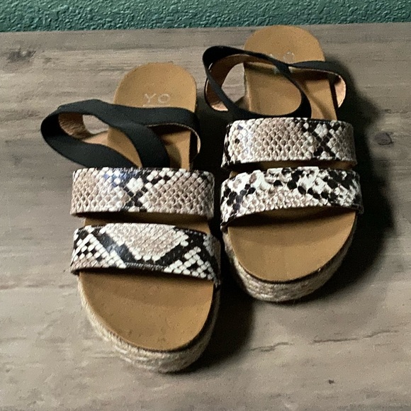 Yoki | Shoes | Yoki Sandals Size 7 | Poshmark